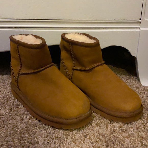 UGG | Shoes | Ugg Short Chestnut Size | Poshmark